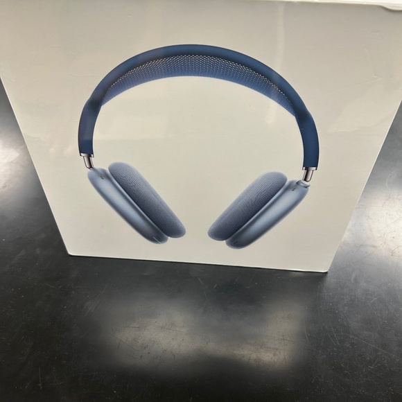 Apple | Headphones | Apple Airpods Max Wireless Overear Headset Sky ...